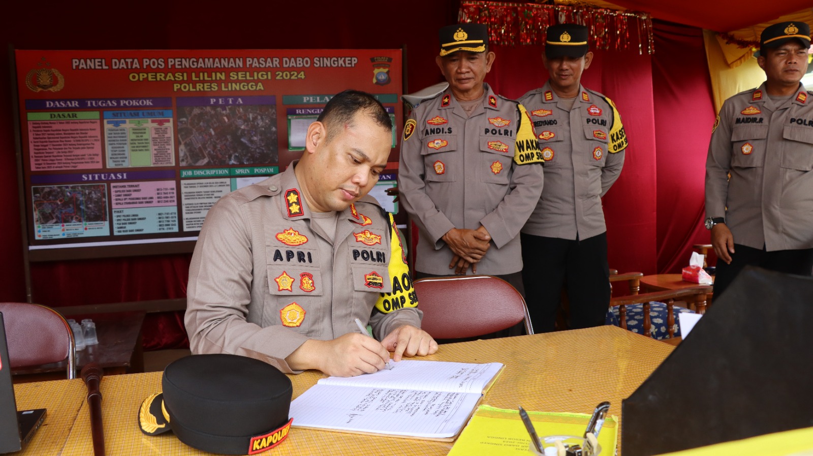 AKBP Apri Fajar Hermanto, S.I.K., Melaksanakan pengecekan Pos Pam dan Pos Yan Jelang Natal 2024